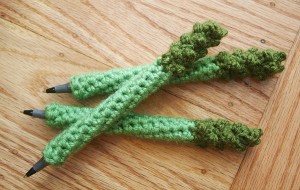 Free Crochet Pattern: Veggie Pen Cozies (Asparagus, Carrot, and Lettuce ...