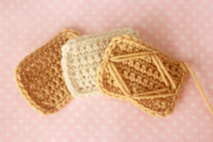 Free Pattern: Custard Cream Cookies – Twinkie Chan Blog