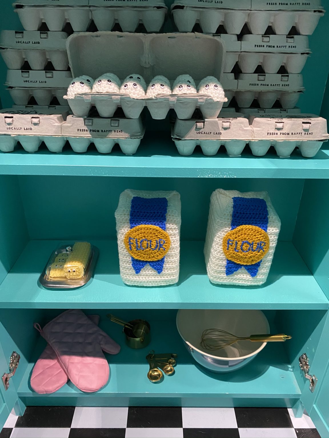 Sucre Fleuf! A crocheted bakery at Sweet Tooth Hotel | Twinkie Chan Blog