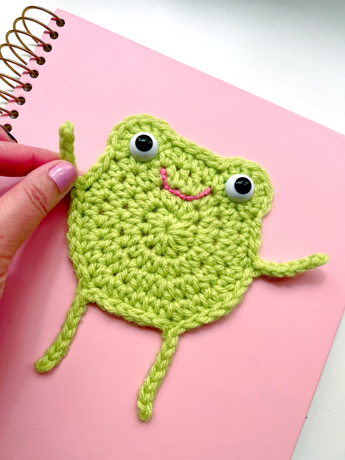 Free Crochet Pattern: Frog Applique to Make My Sketchbook Cute ...